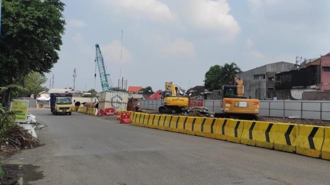 Masuk Tahap Dua Pengerjaan Rel Layang Palang Joglo, Jalan Kol Sugiyono ...