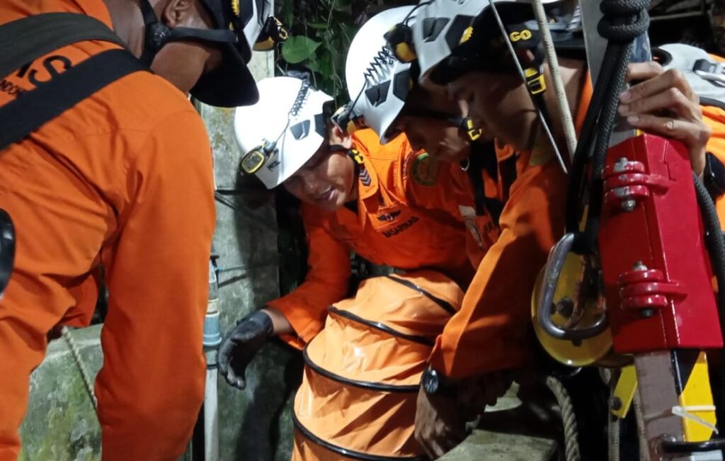 Dua Pekerja Tewas Tertimpa Runtuhan Tanah saat Menguras Sumur ...