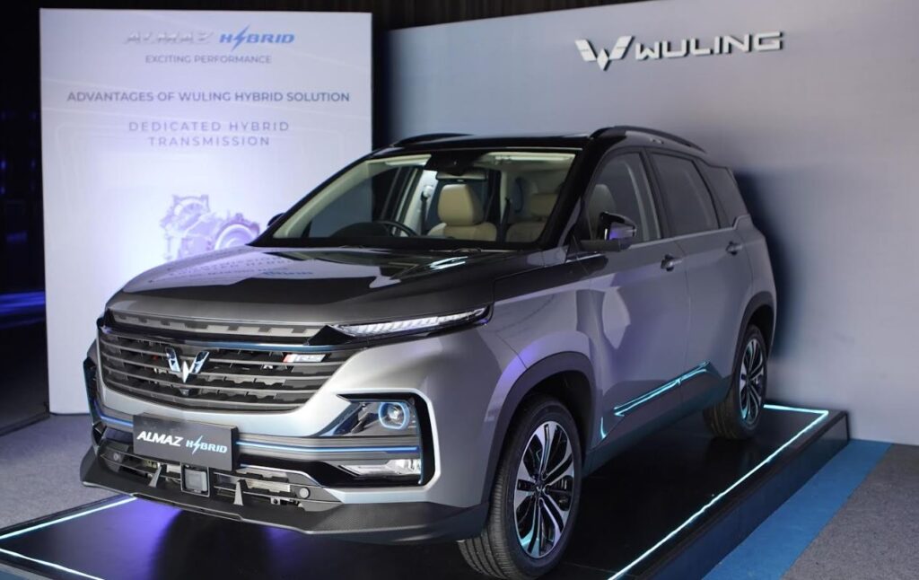 Sukses di Mobil Listrik Air ev, Wuling Motors Luncurkan Almaz Hybrid ...