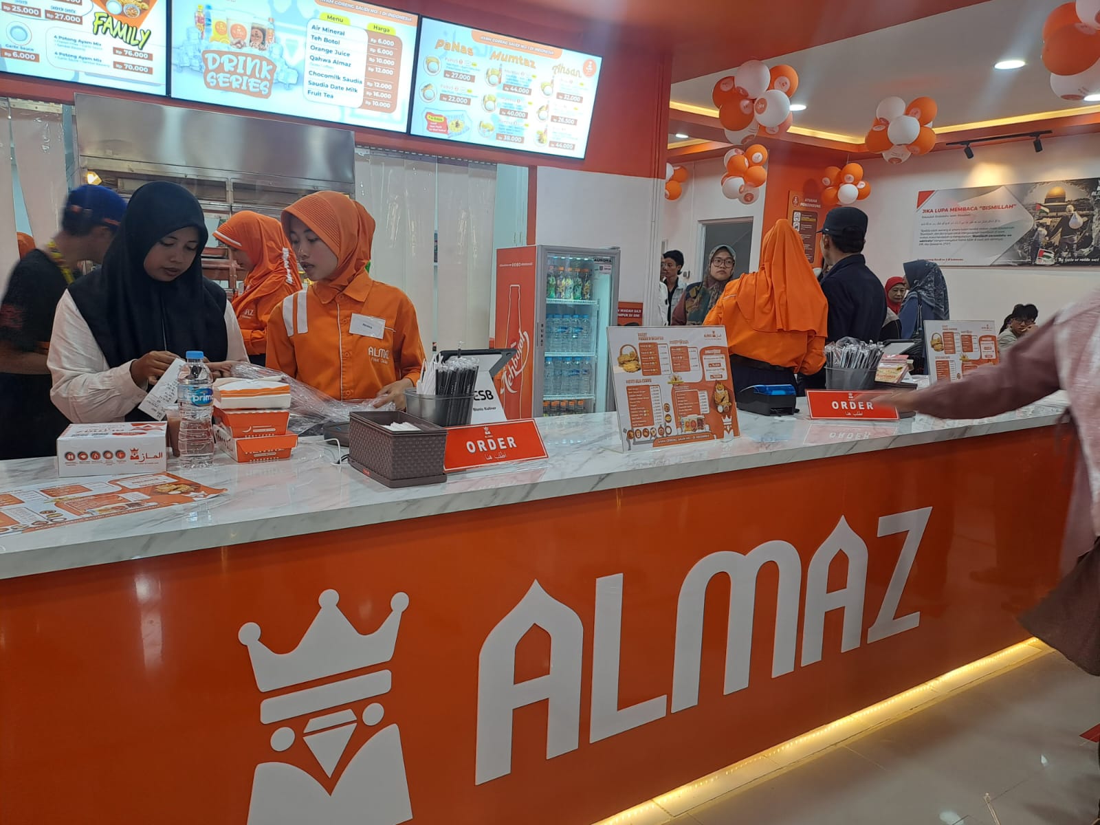 Almaz Kitchen Buka Cabang ke-140 di Solo, Tawarkan Ayam Goreng Bumbu ...