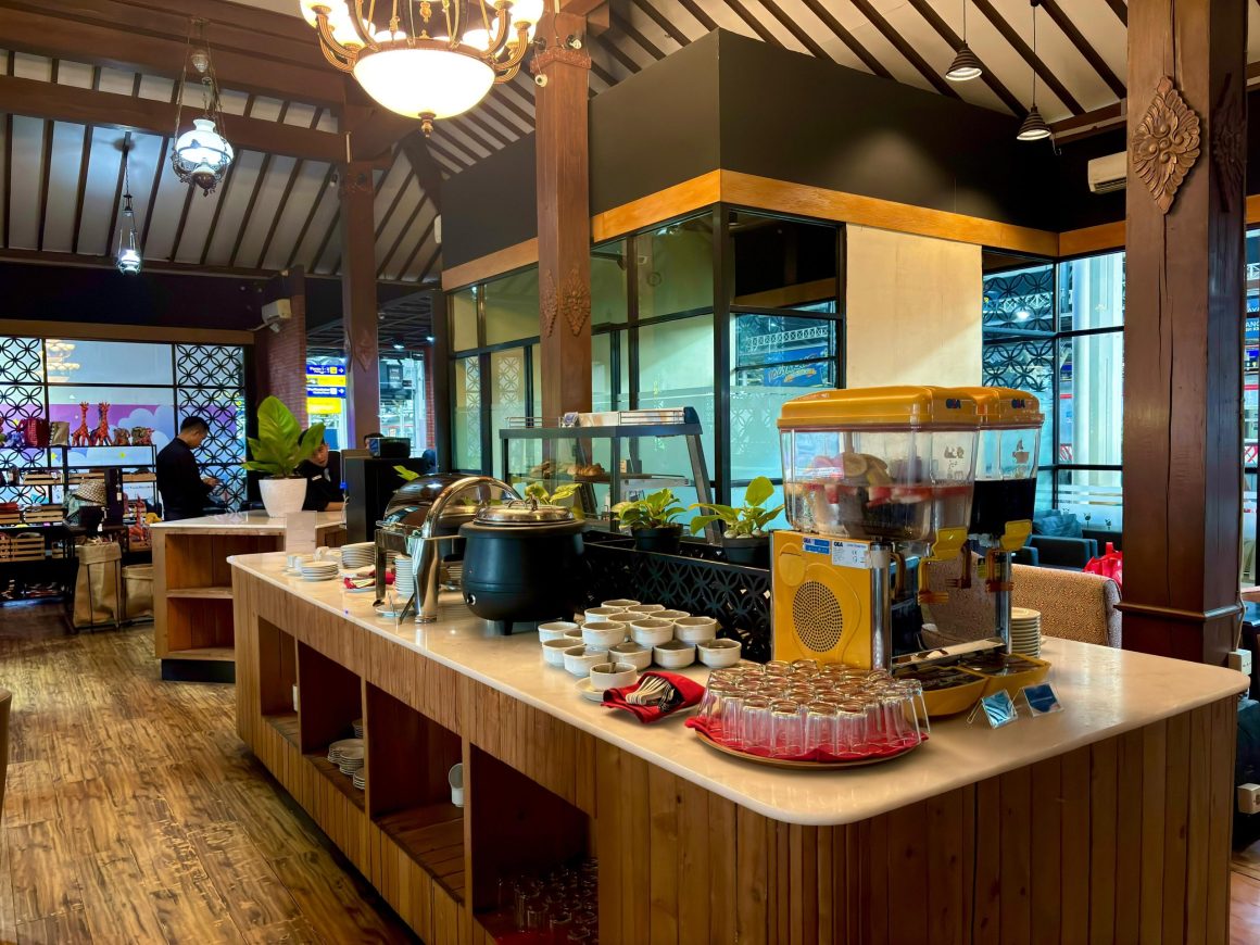 KAI Wisata Resmikan Luxury Lounge Lantai 2 di Stasiun Yogyakarta Mulai ...